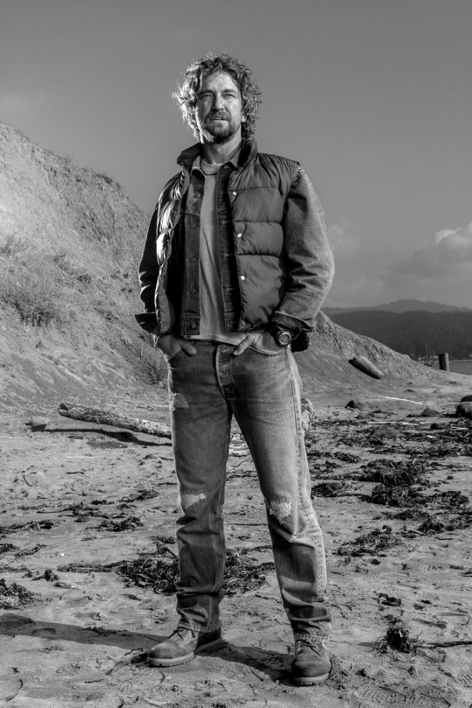 Джерард Батлер » Подарок от Bo Bridges